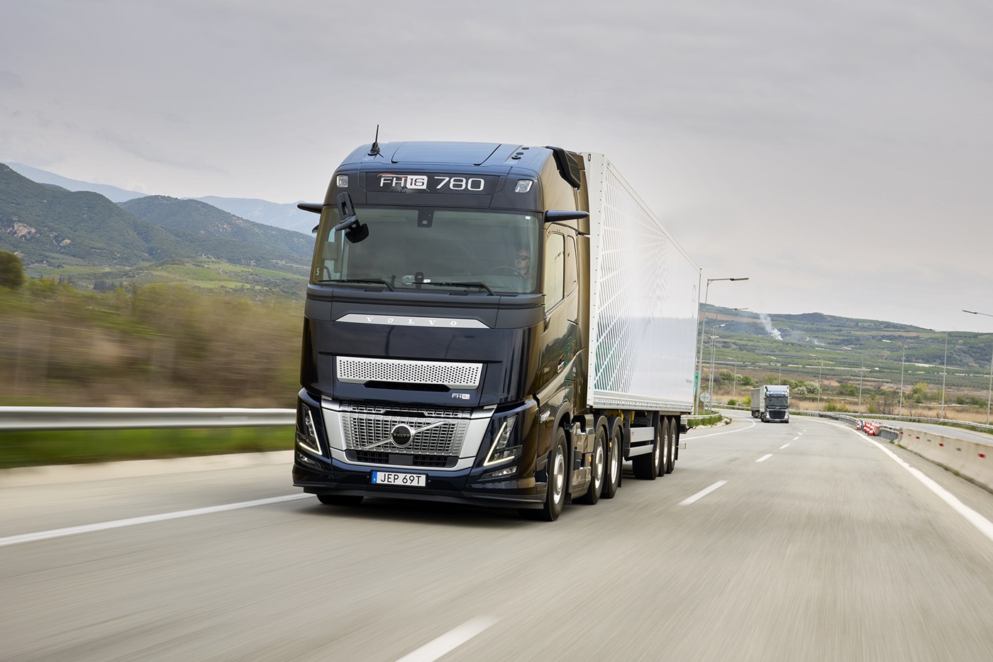 Ο εξολοθρευτής: Volvo FH16 Aero 780. To oδηγήσαμε στη Θεσσαλονίκη ...