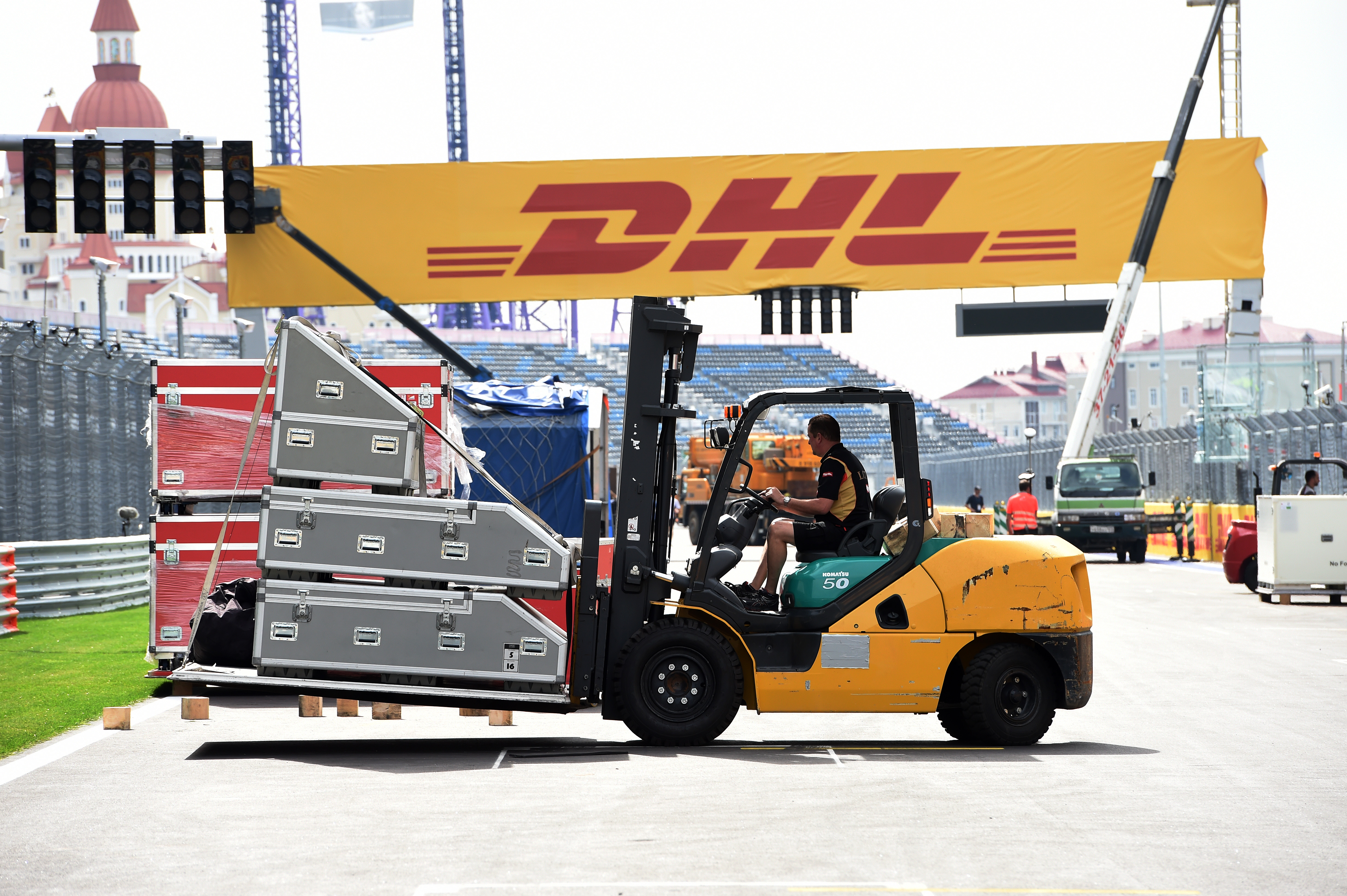 Τα logistics της F1 | ΤΡΟΧΟΙ & TIR