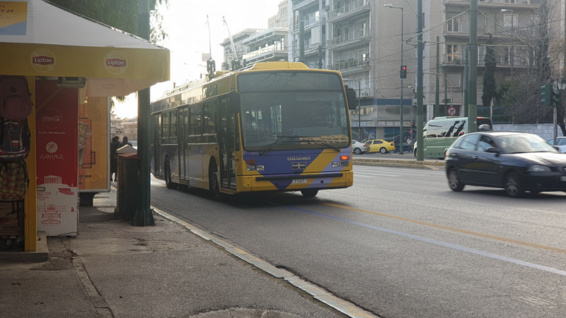 Οι νέες τιμές σε ΑΣΤΙΚΑ ΛΕΩΦΟΡΕΙΑ, ΚΤΕΛ και ΤΑΞΙ μετά τη μείωση του Φ.Π ...